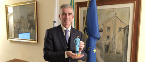 NATALE - L'infermiera anti-Covid nel Presepe 2020. Confartigianato ...